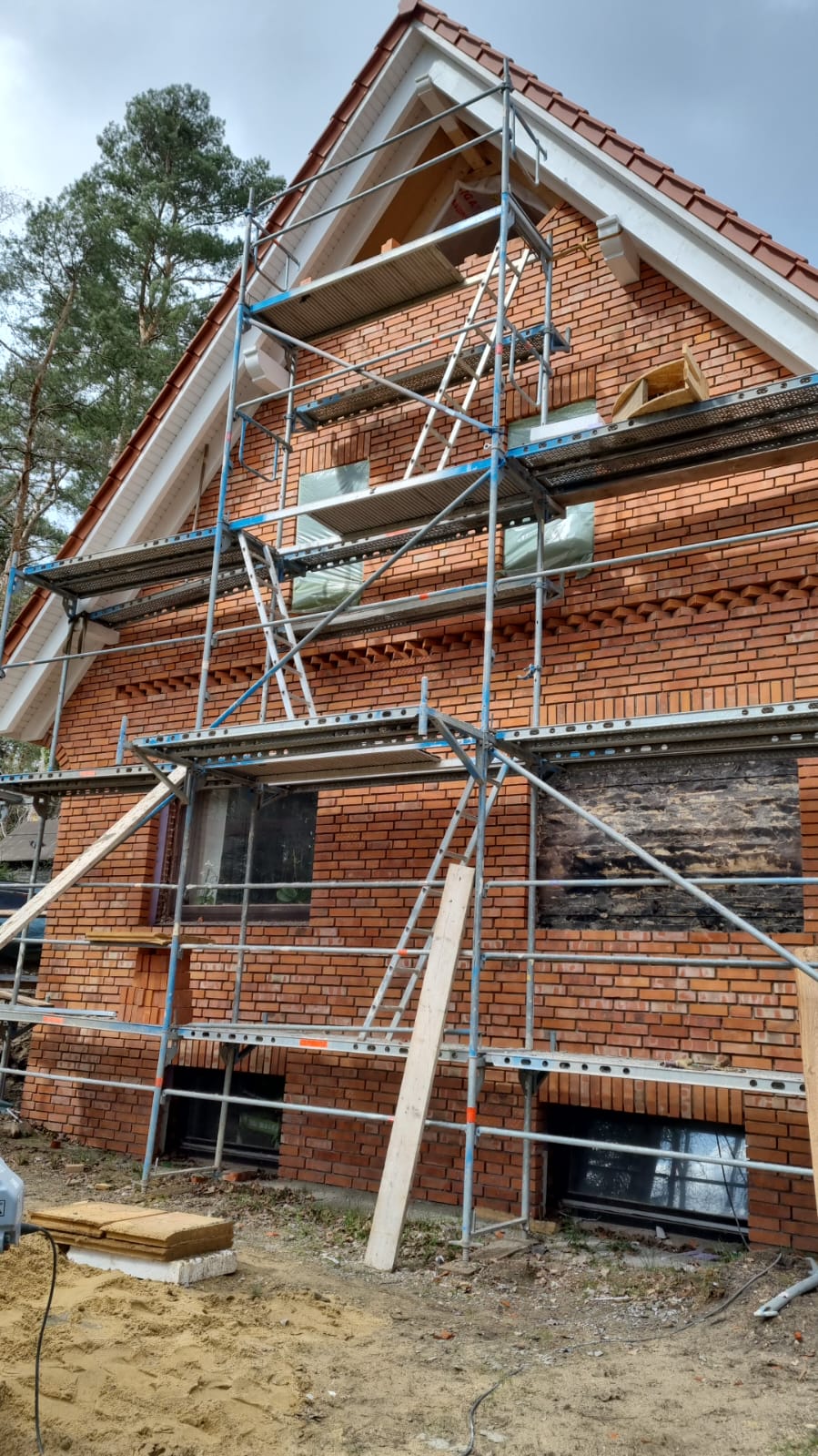 Facade - common solid clay European bricks - European Clay Bricks