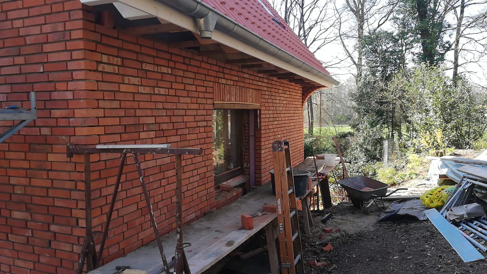 Facade - common solid clay European bricks - European Clay Bricks