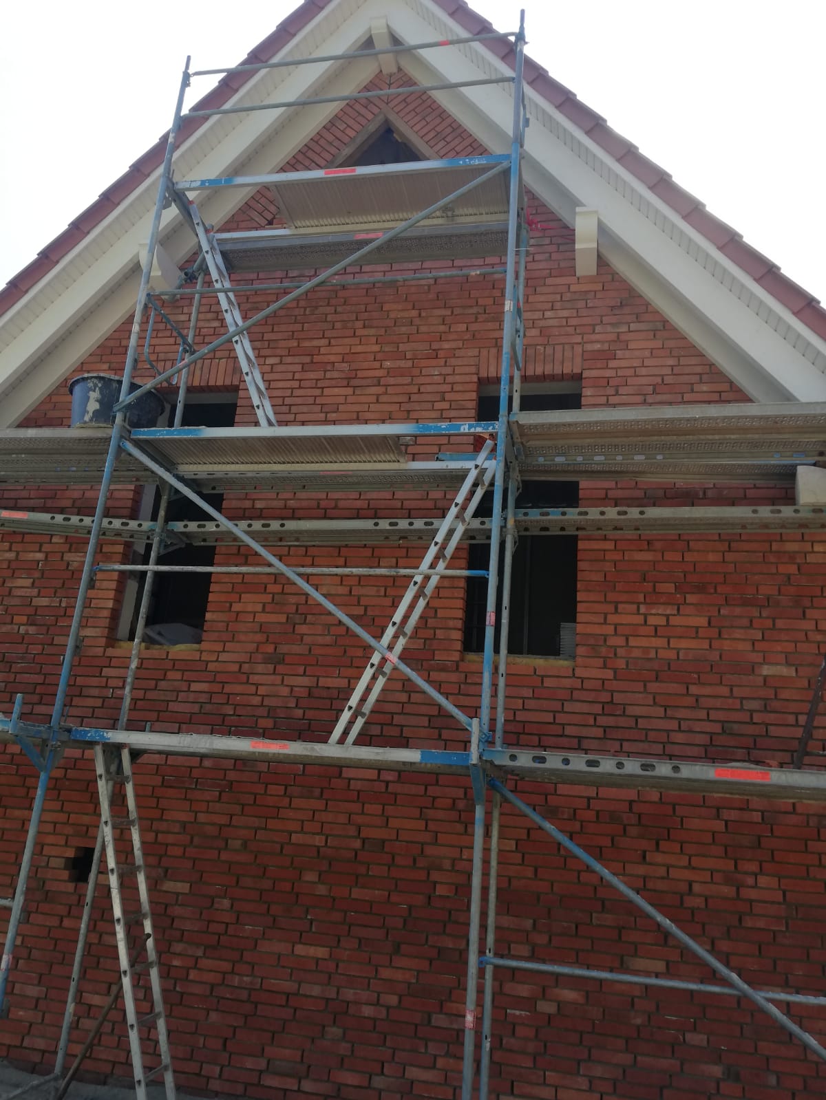 Facade - common solid clay European bricks - European Clay Bricks