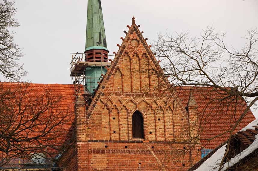 Restoration of historic brick facade - European Clay Bricks