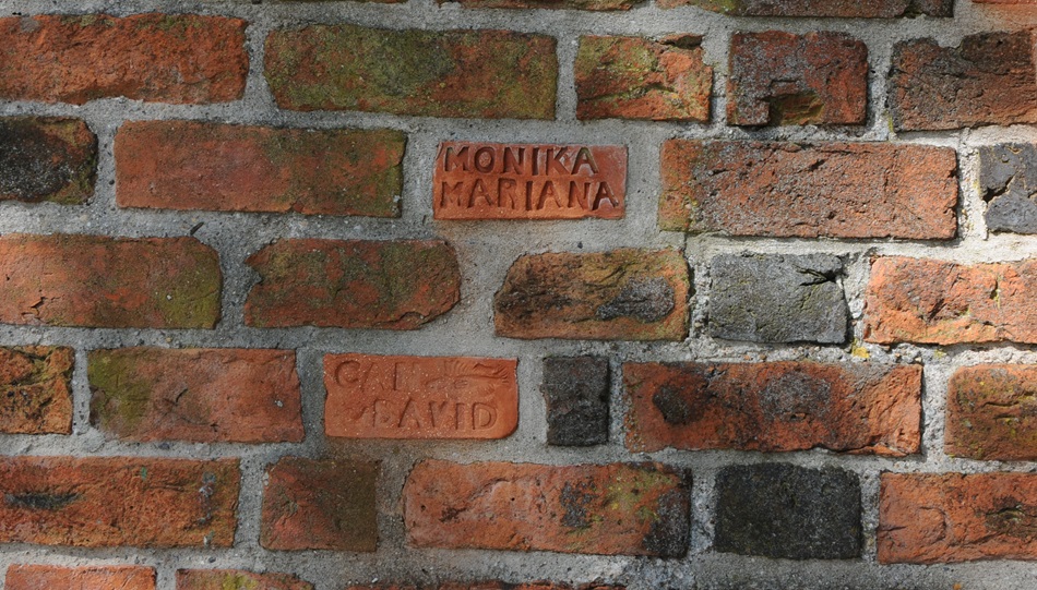 Your personalized brick - European Clay Bricks