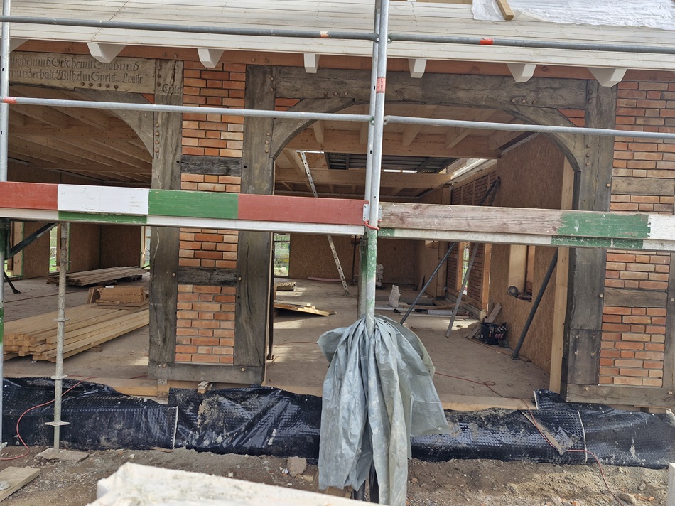 Renovation and rebuilding old timber framed house in Germany - European ...