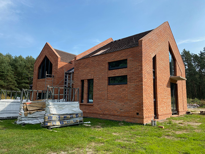 Standard European brick shaded red - European Clay Bricks