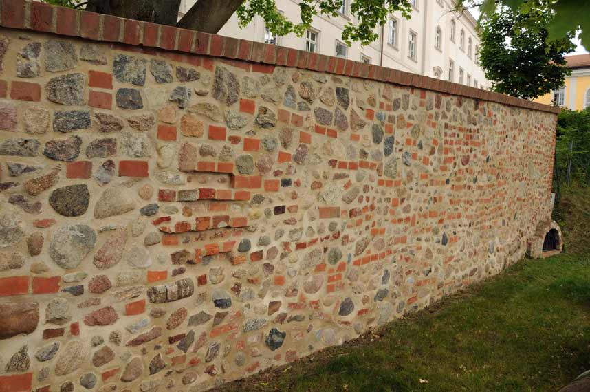 Brick - stone mixed heritage fence - European Clay Bricks