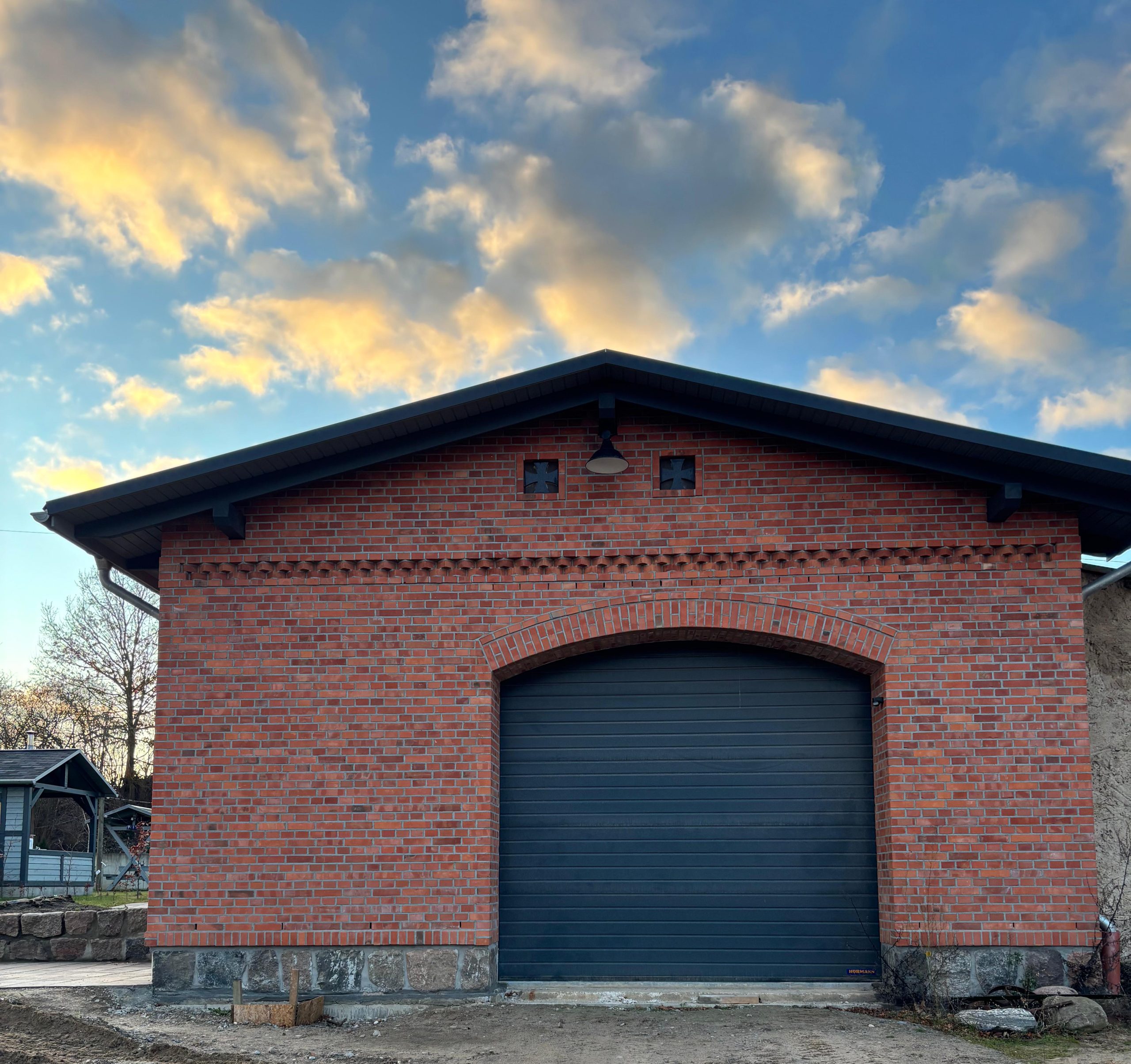 Ordinary solid brick as facing clinker on facade - European Clay Bricks